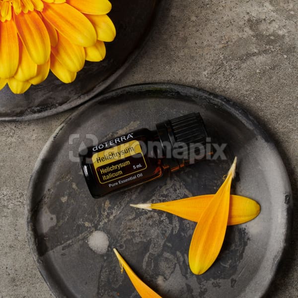 Stock photos of dōTERRA Helichrysum by Aromapix