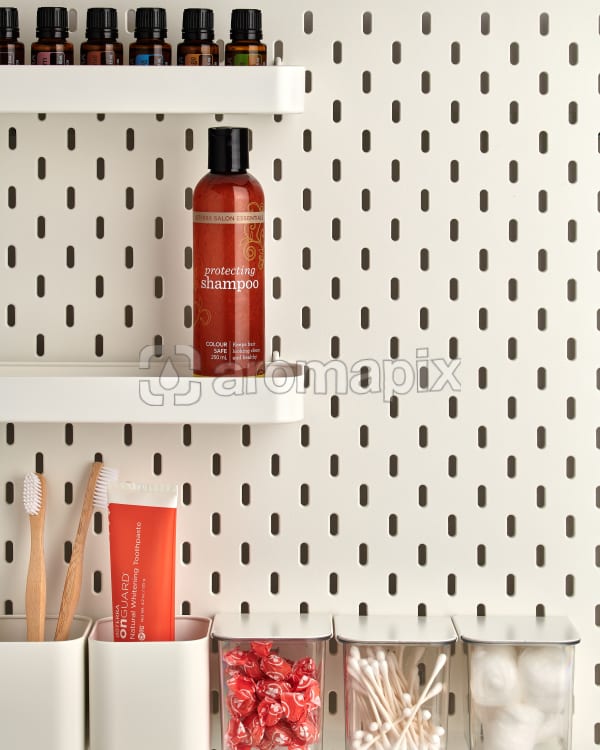Doterra Salon Essentials Shampoo And Conditioner Bathroom Stock Photo ...