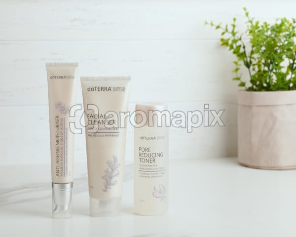 Doterra Essential Skin Care Anti-Ageing Moisturiser Facial Stock Photo ...