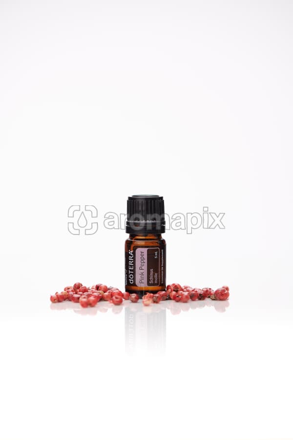 Doterra Pink Pepper White Stock Photo z638idbmz80e
